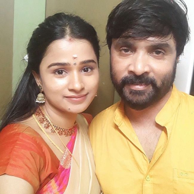 Snehan (Lyricist) Biography, Age, Wife, Family, Height, Wiki