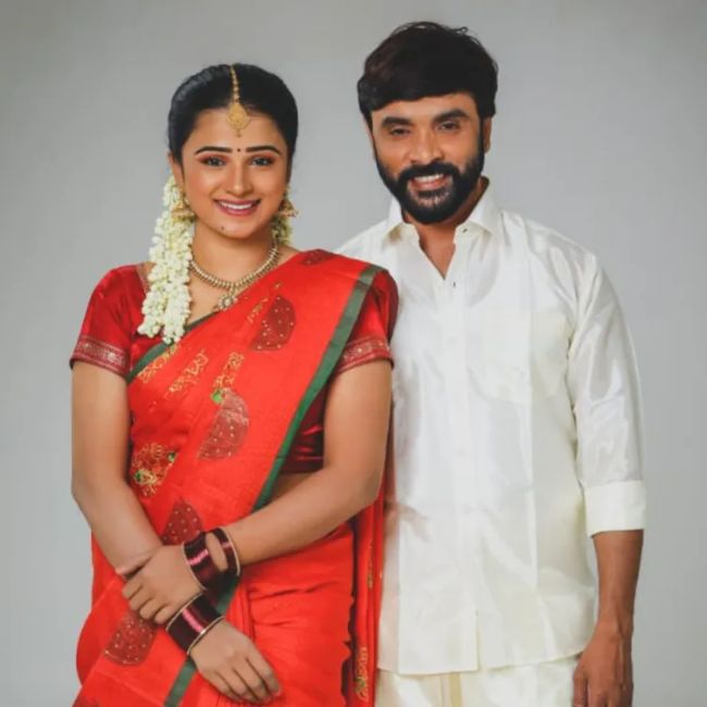 Snehan (Lyricist) Biography, Age, Wife, Family, Height, Wiki